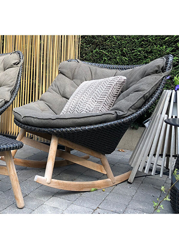 Dedon - Mbrace Chestnut Rattan Yüksek Sırtlı Sallanır Koltuk - CHESTNUT