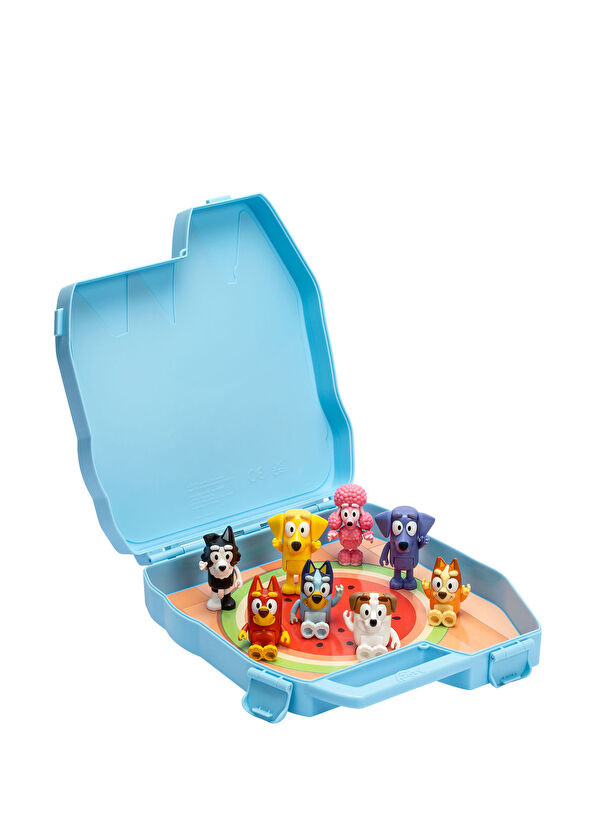 Bluey - Deluxe Carrying Bag and 8-Piece Figure Toy Set