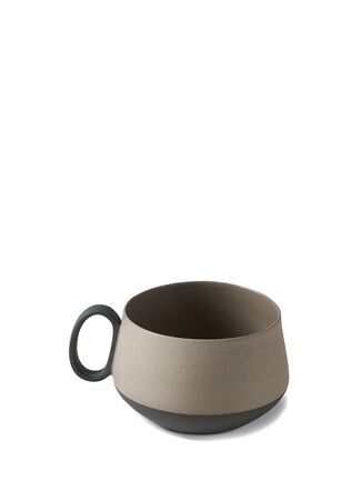 Esma Dereboy Tube Siyah Taş El Yapımı Porselen Çay Fincanı Esma Dereboy Tube Siyah Taş El Yapımı Porselen Çay Fincanı