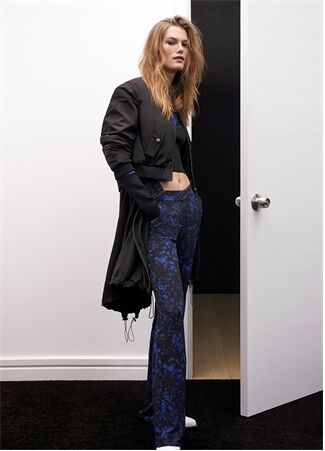 Academia Kadın Siyah Dik Yaka Etek Ucu Volanlı Bomber Pardösü 34