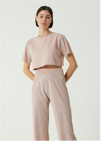 Maison Kairos Kadın Altın Rengi Parlak Doku Detaylı Cropped Bluz Pembe 38 EU Maison Kairos Kadın Altın Rengi Parlak Doku Detaylı Cropped Bluz Pembe 38 EU