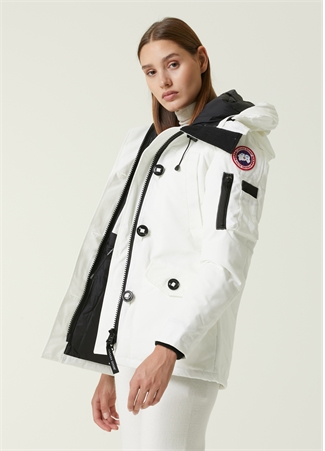 Canada Goose Kadın Montebello Beyaz Kapüşonlu Parka S EU Canada Goose Kadın Montebello Beyaz Kapüşonlu Parka S EU
