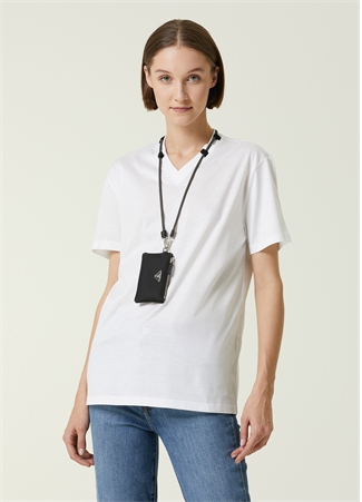 Prada Kadın Beyaz V Yaka Aksesuar Detaylı T-shirt Siyah S EU Prada Kadın Beyaz V Yaka Aksesuar Detaylı T-shirt Siyah S EU