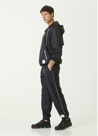 Thom Browne Erkek Lacivert Biyeli Jogger Pantolon 3 US Thom Browne Erkek Lacivert Biyeli Jogger Pantolon 3 US