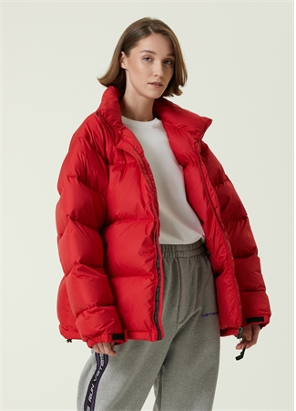 VETEMENTS Kadın Kırmızı Logolu Oversized Puff Mont XS EU VETEMENTS Kadın Kırmızı Logolu Oversized Puff Mont XS EU