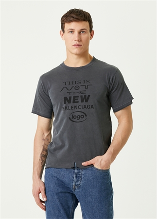 Balenciaga Erkek Antrasit Slogan Detaylı Yıpratmalı T-shirt Siyah S EU Balenciaga Erkek Antrasit Slogan Detaylı Yıpratmalı T-shirt Siyah S EU