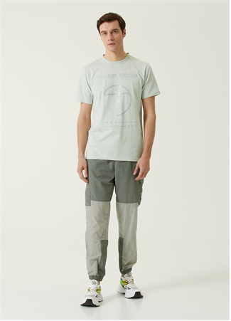 The North Face Erkek Tech Light Yeşil Baskılı T-shirt S EU The North Face Erkek Tech Light Yeşil Baskılı T-shirt S EU