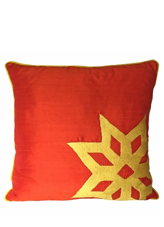 Atölye11 Yıldız Motifli 50x50 cm İpek Dekoratif Yastık Çok Renkli Atölye11 Yıldız Motifli 50x50 cm İpek Dekoratif Yastık Çok Renkli