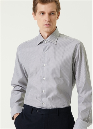 Alessandro Gherardi Erkek Siyah Beyaz Modern Yaka Çizgi Desenli Gömlek 42 IT Alessandro Gherardi Erkek Siyah Beyaz Modern Yaka Çizgi Desenli Gömlek 42 IT