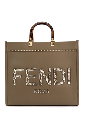 Fendi Kadın Vizon Logo Detaylı Deri Çanta Bej EU Fendi Kadın Vizon Logo Detaylı Deri Çanta Bej EU