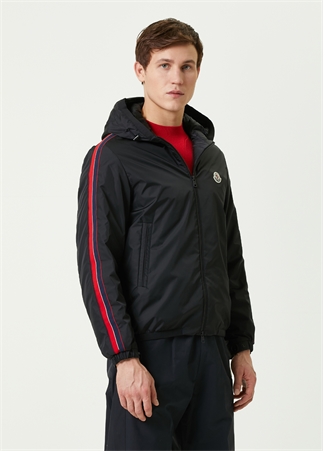 Moncler Erkek Siyah Kapüşonlu Logo Şeritli Mont US Moncler Erkek Siyah Kapüşonlu Logo Şeritli Mont US