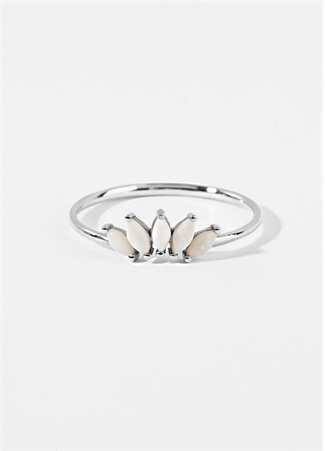 The Anoukis Kadın Opal Taç Detaylı Altın Rengi Yüzük Beyaz 9