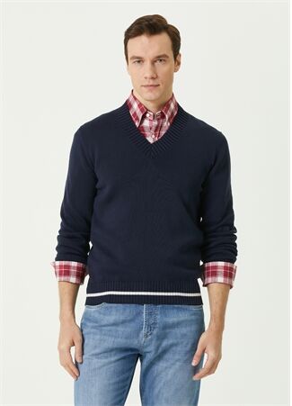 Brunello Cucinelli Erkek Lacivert V Yaka Kazak 54 IT Brunello Cucinelli Erkek Lacivert V Yaka Kazak 54 IT