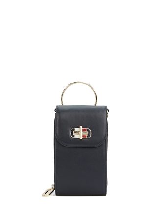 Tommy Hilfiger Kadın Lacivert Logolu Deri Omuz Çantası EU Tommy Hilfiger Kadın Lacivert Logolu Deri Omuz Çantası EU