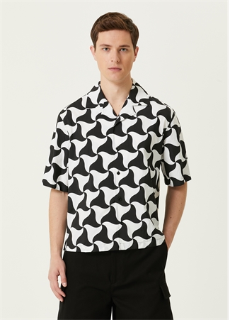 Bottega Veneta Erkek Siyah Beyaz Üçgen Desenli Kısa Kol Gömlek 46 It