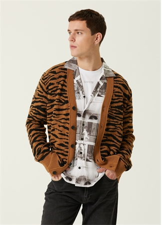 Academia Erkek Kamel V Yaka Leopar Desenli Yün Triko Hırka Kahverengi XS EU Academia Erkek Kamel V Yaka Leopar Desenli Yün Triko Hırka Kahverengi XS EU