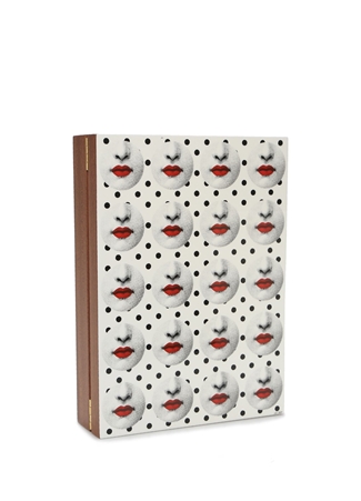 Fornasetti Comme des Fornà Baskılı Dekoratif Ahşap Kutu Beyaz Fornasetti Comme des Fornà Baskılı Dekoratif Ahşap Kutu Beyaz