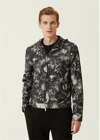 Emporio Armani Erkek Siyah Kapüşonlu Gezegen Desenli Mont 50 IT Emporio Armani Erkek Siyah Kapüşonlu Gezegen Desenli Mont 50 IT