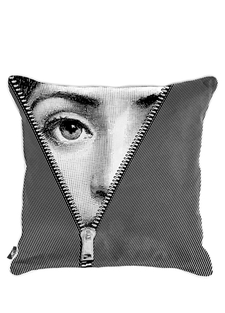 Fornasetti Cushion Tema e Variazioni n° 401 Dekoratif Yastık Siyah Fornasetti Cushion Tema e Variazioni n° 401 Dekoratif Yastık Siyah