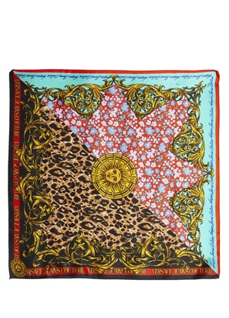 Versace Jeans Couture Kadın Pembe Patchwork Barok Desenli İpek Fular EU Versace Jeans Couture Kadın Pembe Patchwork Barok Desenli İpek Fular EU