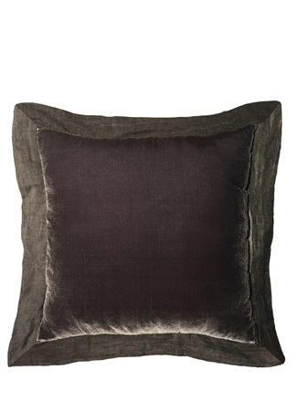 Atölye11 Antrasit 55x55 cm İpek Kadife Dekoratif Yastık Çok Renkli Atölye11 Antrasit 55x55 cm İpek Kadife Dekoratif Yastık Çok Renkli