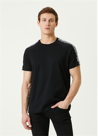 Givenchy Erkek X Chito Siyah Beyaz Logolu T-shirt S EU Givenchy Erkek X Chito Siyah Beyaz Logolu T-shirt S EU