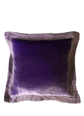 Atölye11 Mor 55x55 cm İpek Kadife Dekoratif Yastık Çok Renkli Atölye11 Mor 55x55 cm İpek Kadife Dekoratif Yastık Çok Renkli