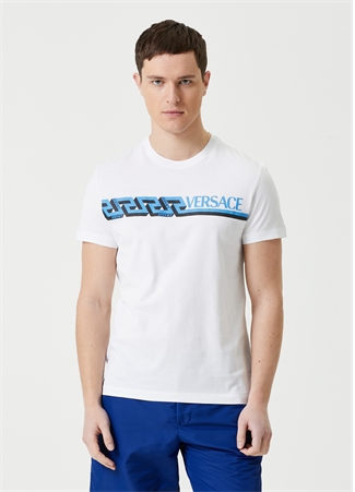 Versace Erkek Beyaz Geometrik Logo Baskılı Basic T-shirt Mavi S EU Versace Erkek Beyaz Geometrik Logo Baskılı Basic T-shirt Mavi S EU