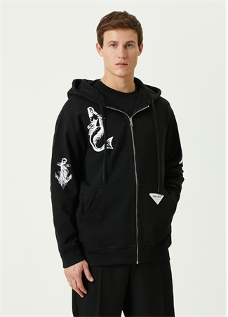 Prada Erkek Siyah Kapüşonlu Figür Baskılı Logolu Sweatshirt M EU Prada Erkek Siyah Kapüşonlu Figür Baskılı Logolu Sweatshirt M EU