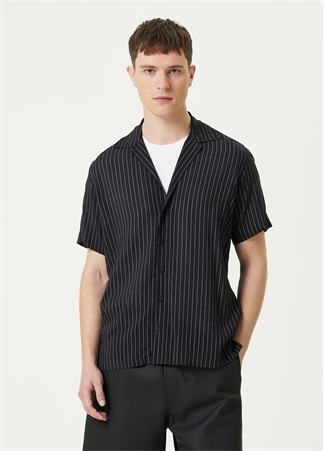 Academia Erkek Siyah Beyaz Çizgi Desenli Hawaii Gömlek XS EU Academia Erkek Siyah Beyaz Çizgi Desenli Hawaii Gömlek XS EU