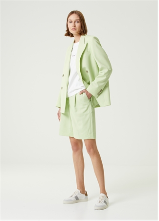 Acne Studios Kadın Yeşil Yüksek Bel Pilili Mini Şort 34 FR Acne Studios Kadın Yeşil Yüksek Bel Pilili Mini Şort 34 FR