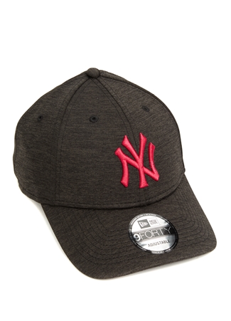 New Era Erkek Shadow Tech 9Forty Neyyan Gri Şapka EU New Era Erkek Shadow Tech 9Forty Neyyan Gri Şapka EU
