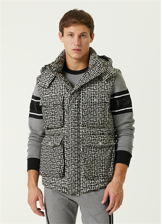 Balmain Erkek Siyah Kapüşonlu Logo Desenli Puff Yelek 50 IT Balmain Erkek Siyah Kapüşonlu Logo Desenli Puff Yelek 50 IT