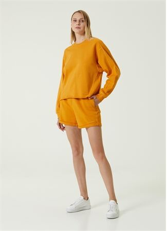 Academia Kadın Turuncu Paçası Katlı Şort S