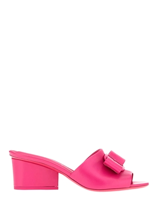 Salvatore Ferragamo Kadın Pembe Fiyonk Detaylı Deri Terlik 38 EU Salvatore Ferragamo Kadın Pembe Fiyonk Detaylı Deri Terlik 38 EU