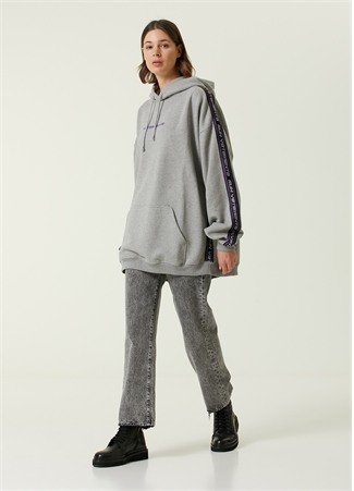 VETEMENTS Kadın Gri Kapüşonlu Logo Bantlı Sweatshirt XS EU VETEMENTS Kadın Gri Kapüşonlu Logo Bantlı Sweatshirt XS EU