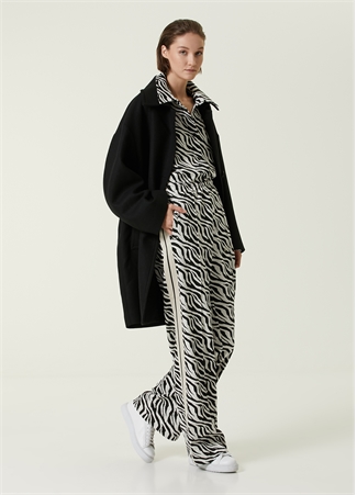 Palm Angels Kadın Siyah Beyaz Zebra Desenli Pantolon 42 IT Palm Angels Kadın Siyah Beyaz Zebra Desenli Pantolon 42 IT
