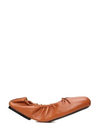 Khaite Kadın Taba Bağcık Detaylı Deri Babet Turuncu 36 EU Khaite Kadın Taba Bağcık Detaylı Deri Babet Turuncu 36 EU