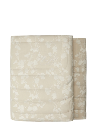 Blumarine Home Adua Bej Çiçek Desenli Yatak Örtüsü Blumarine Home Adua Bej Çiçek Desenli Yatak Örtüsü