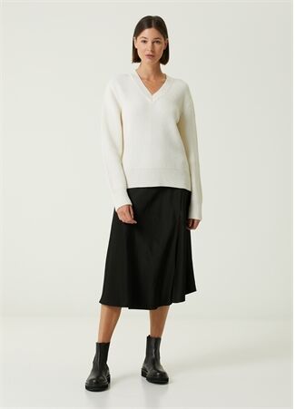Academia Kadın Ekru V Yaka Ribanalı Yün Kazak Beyaz S