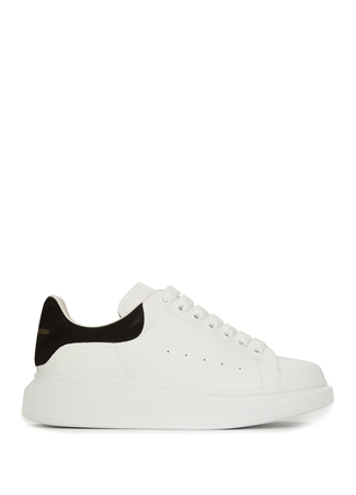 Alexander McQueen Kadın Oversize Beyaz Siyah Logolu Deri Sneaker 36 EU Alexander McQueen Kadın Oversize Beyaz Siyah Logolu Deri Sneaker 36 EU