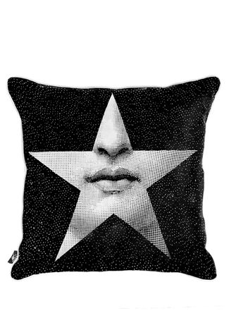 Fornasetti Cushion Tema e Variazioni n° 399 Dekoratif Yastık Siyah Fornasetti Cushion Tema e Variazioni n° 399 Dekoratif Yastık Siyah