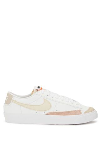 Nike Kadın Blazer Low 77 Beyaz Deri Sneaker 39 EU Nike Kadın Blazer Low 77 Beyaz Deri Sneaker 39 EU