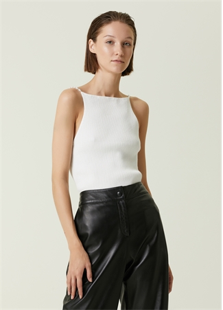 Musier Kadın Beyaz İnci Askı Detaylı Bluz 36 IT Musier Kadın Beyaz İnci Askı Detaylı Bluz 36 IT