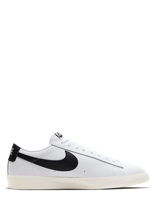 Nike Erkek Blazer Low Beyaz Deri Sneaker 40 EU Nike Erkek Blazer Low Beyaz Deri Sneaker 40 EU