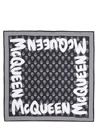 Alexander McQueen Kadın Siyah Logolu Kurukafa Desenli İpek Şal EU