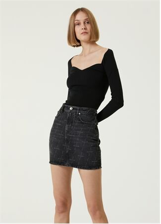 Balenciaga Kadın Siyah Kalp Yaka Kazak XS EU Balenciaga Kadın Siyah Kalp Yaka Kazak XS EU