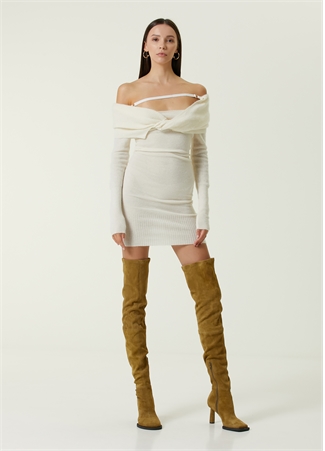 Jacquemus Kadın Beyaz Düşük Omuzlu Mini Triko Elbise 36 FR Jacquemus Kadın Beyaz Düşük Omuzlu Mini Triko Elbise 36 FR