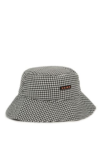 Vans Kadın Well Suited Siyah Kazayağı Desenli Şapka SM EU