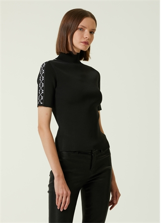 Off-White Kadın Siyah Dik Yaka Logo Bantlı Triko 38 IT Off-White Kadın Siyah Dik Yaka Logo Bantlı Triko 38 IT